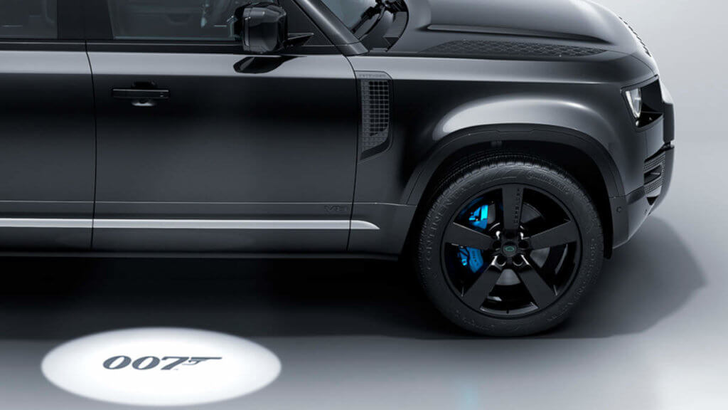 Land Rover Defender V8 Bond Edition - Secret Classics