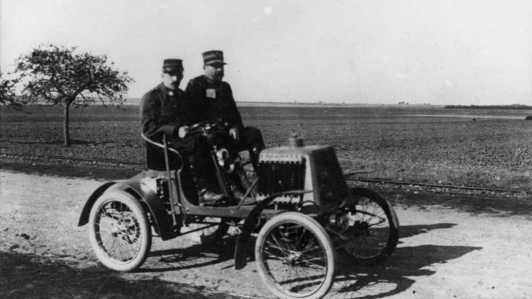 Louis Renault victorious in the Paris-Bordeaux race 120 years ago ...