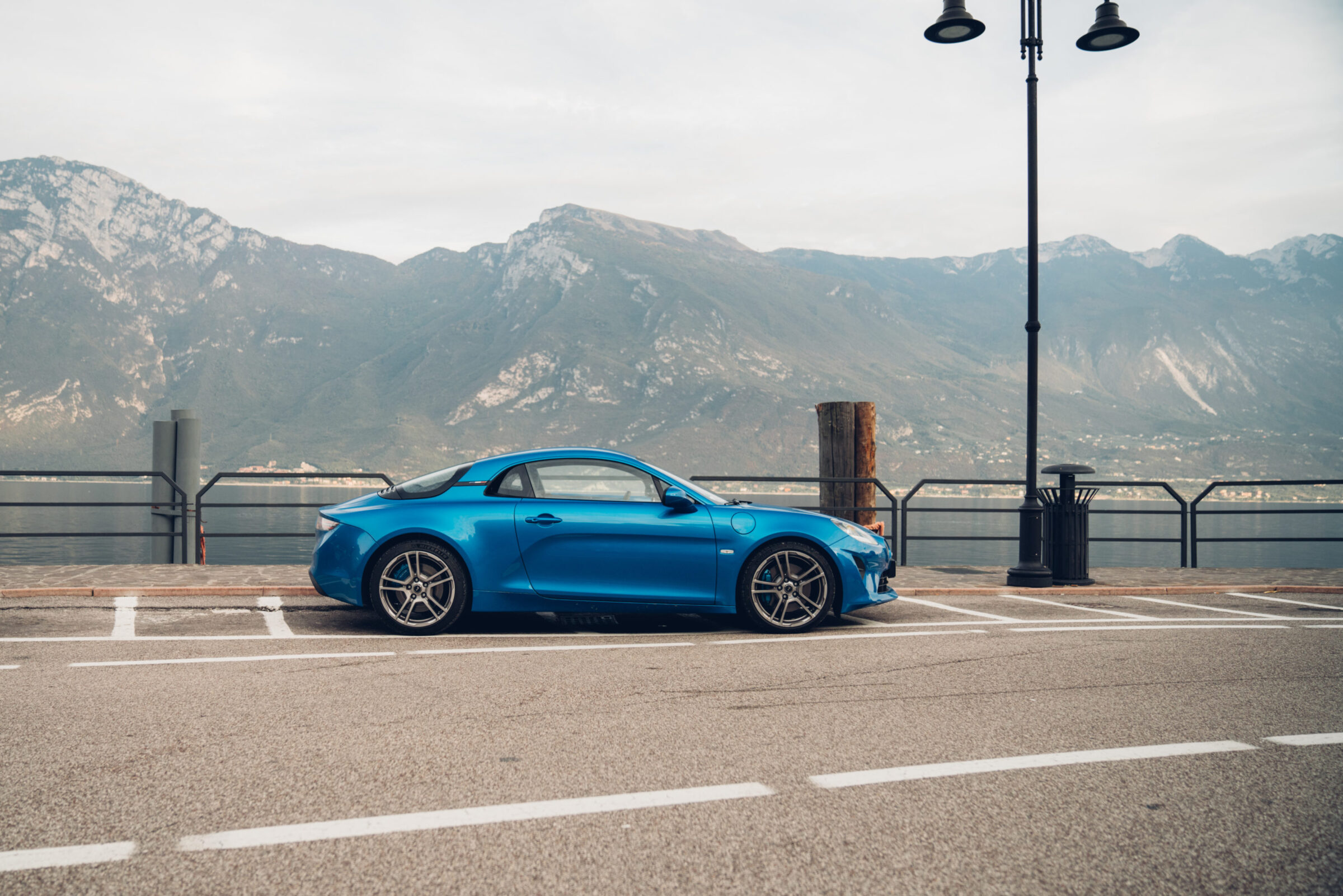 For a pizza to Italy in the Alpine A110 GT - Secret Classics