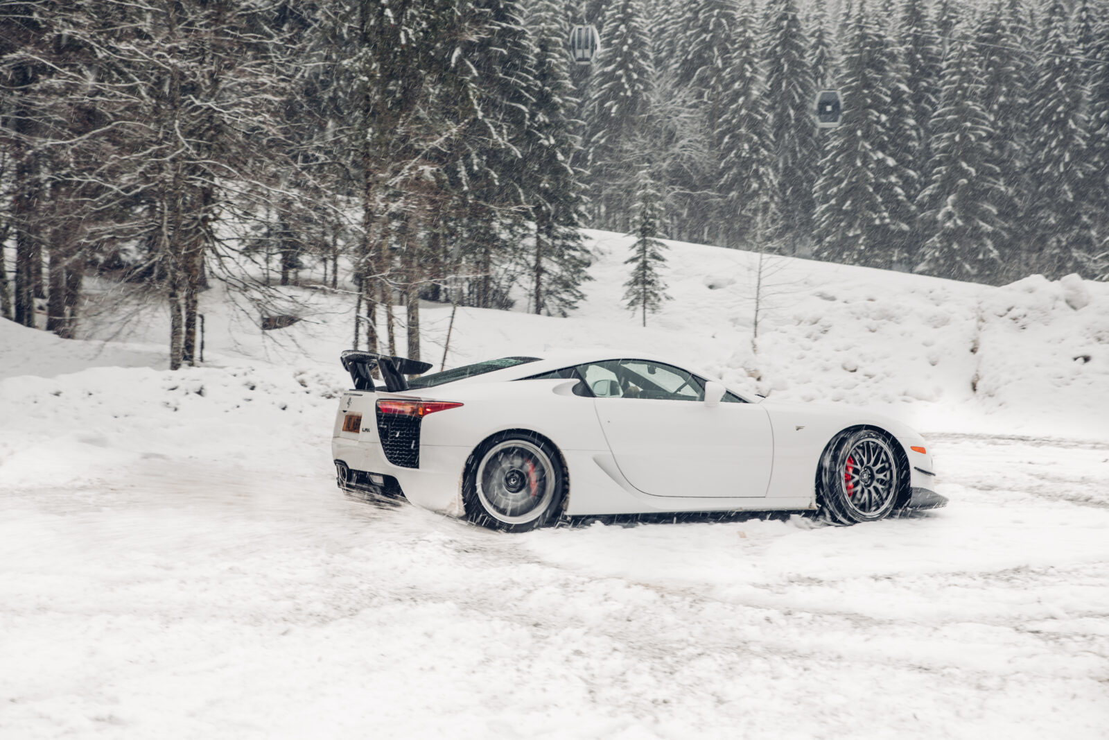 It's love at 9500 rpm - Lexus LFA - Secret Classics