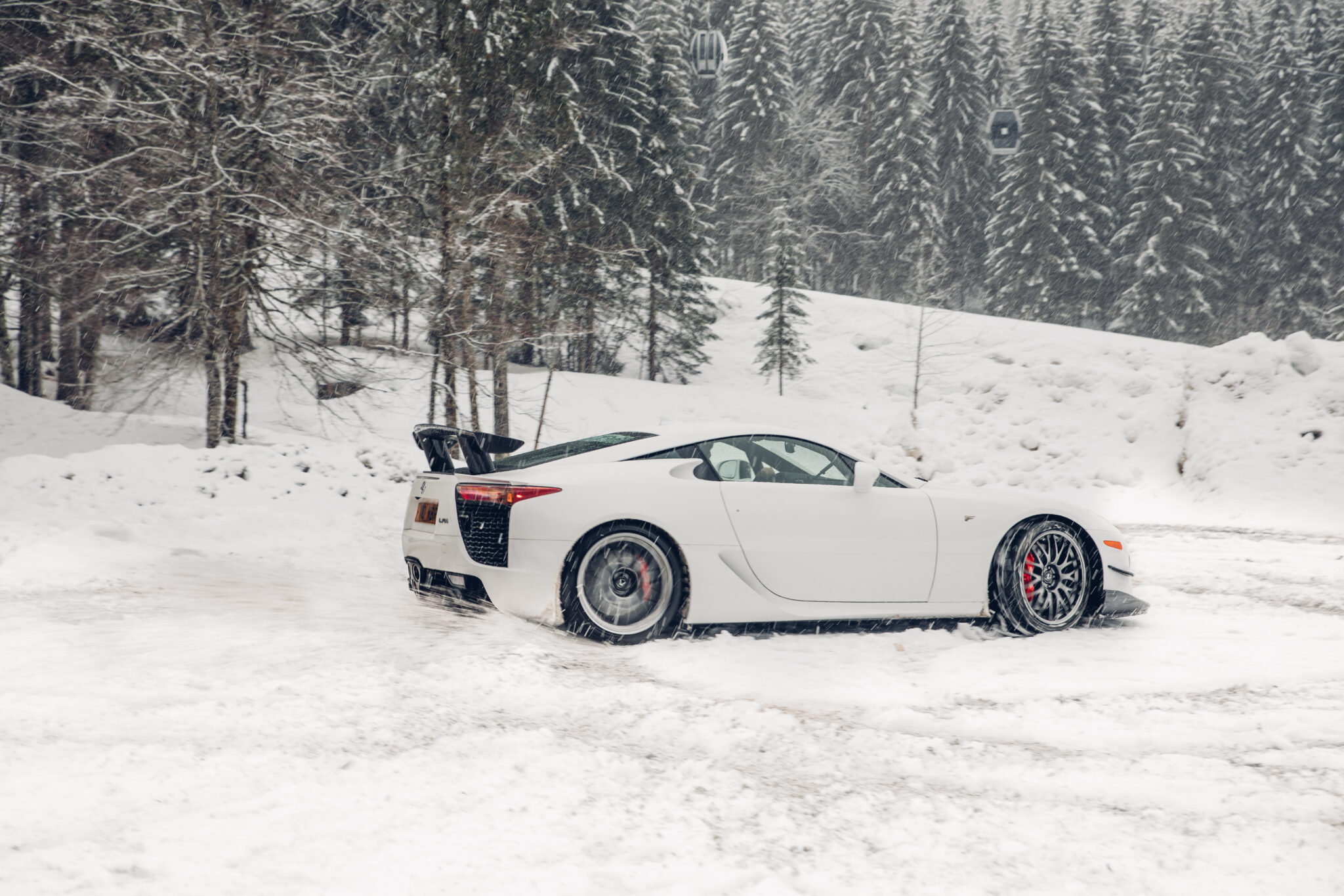 It's love at 9500 rpm - Lexus LFA - Secret Classics