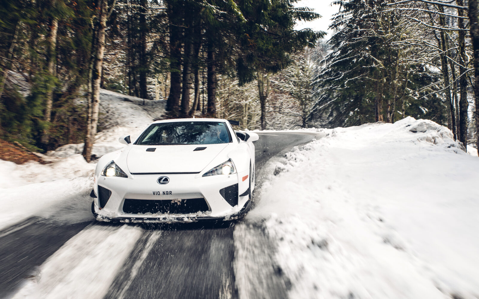 It's love at 9500 rpm - Lexus LFA - Secret Classics