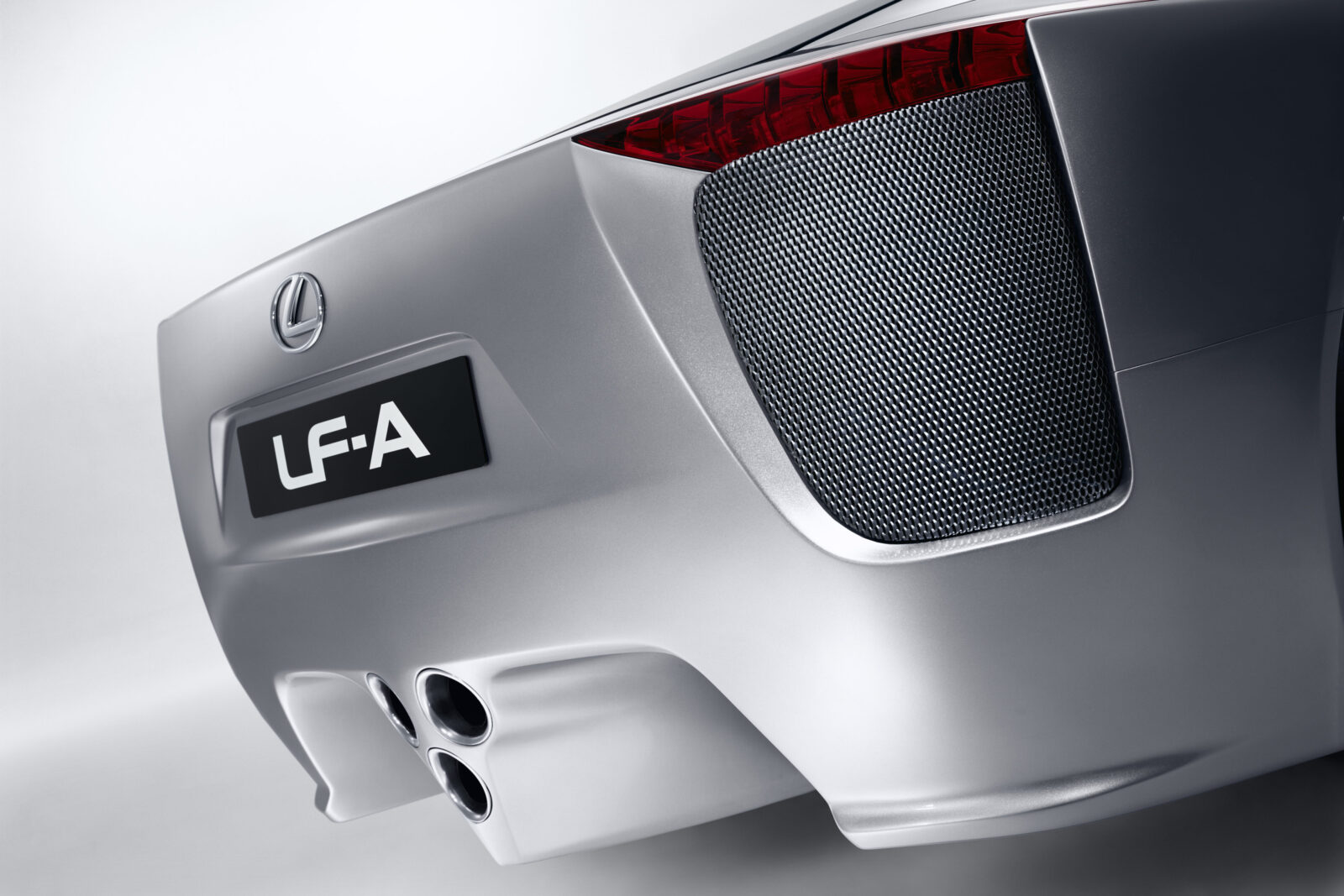 It's love at 9500 rpm - Lexus LFA - Secret Classics