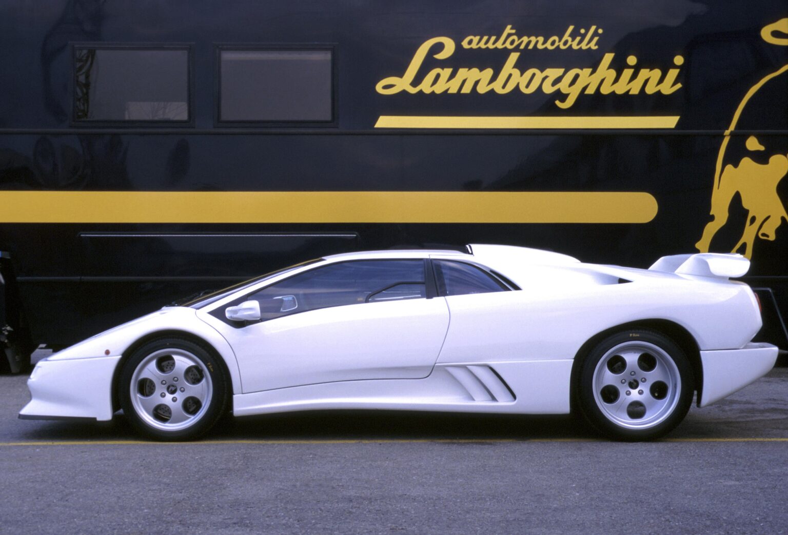 Sympathy for the Devil: 35 years of the Lamborghini Diablo - Secret ...